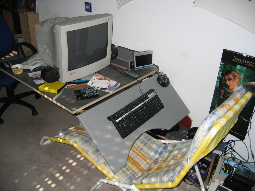 Das Gaming-Bett: Gaming-Stühle waren gestern, Gaming-Pyjama inklusive